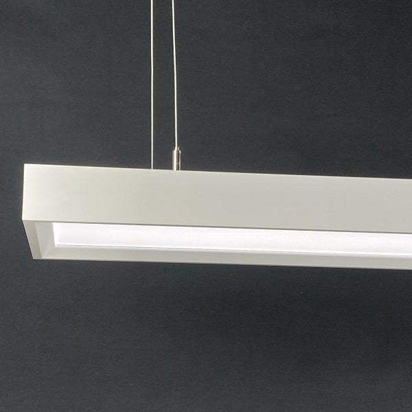 Suspension PRECISION LED lumière du jour 5500K IRC98 - TRUE-LIGHT